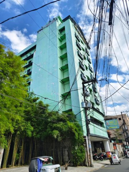 Nice Hotel Aurora Cubao - Cuba
