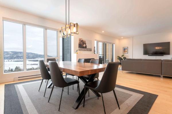 Elegant Condo - Balcony Pool & Stunning View - Baie-Saint-Paul, QC
