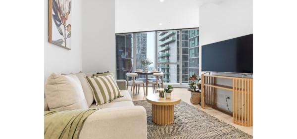 Modern City Apartment 2br 2ba Pool And Gym - Bayside City