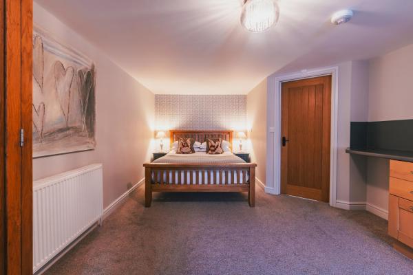 Home Farm & Lodge - Derbyshire