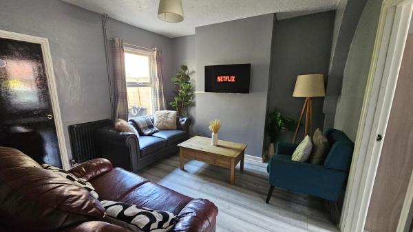Entire 3 Bed House In Gloucester - Gloucester, UK