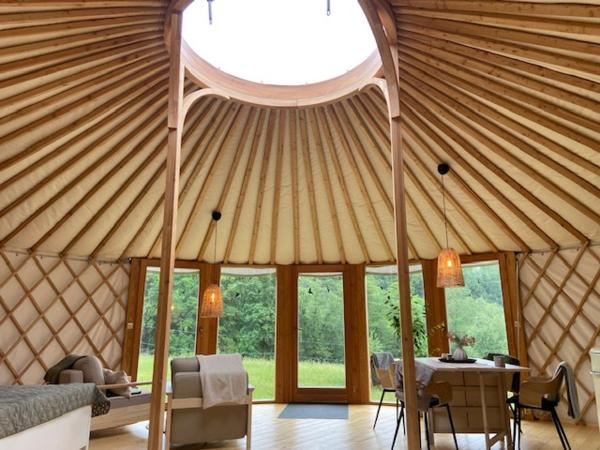 Glamping Nad Meandry V Jurtě - Beroun