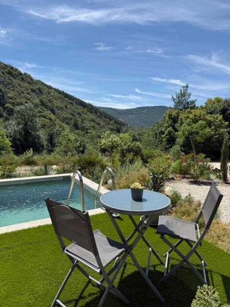 Gites Les Rochers De Plaisians Avec Piscine Privée - Savoillan