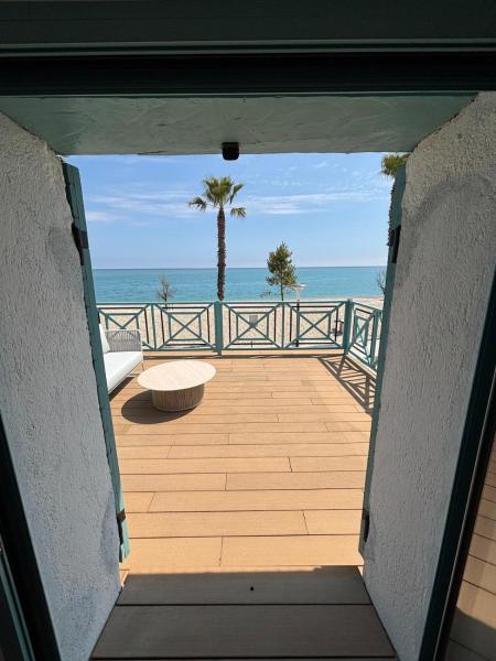 Magnificent Beachfront Villa - Cagnes-sur-Mer
