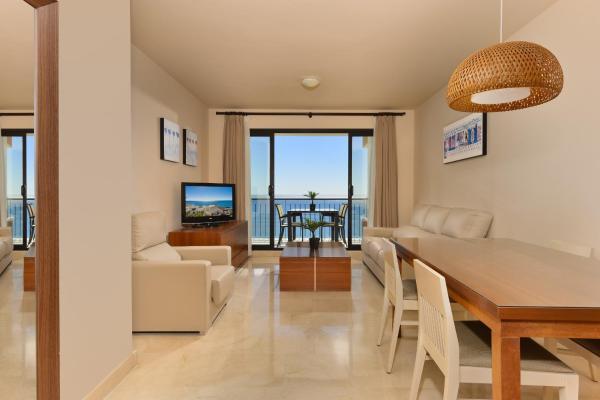 Apartamento De 2 Dormitorios En Torrox Costa - Frigiliana