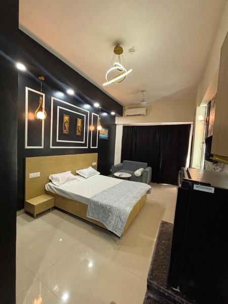 Midnight Minimal Retreat - Ghaziabad