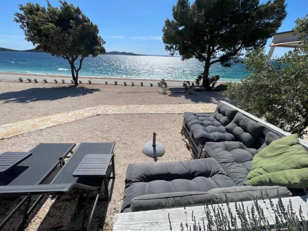 Buqez Eco Resort - Beachfront 20 & House 42 - Murter