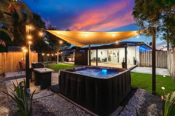 Home In Fort Lauderdale With Hot Tub And Bbq - Broward County, FL