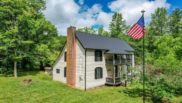 Connie's Retreat Coker Creek - Tellico Plains, TN