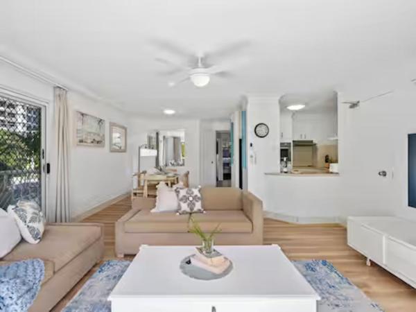 Broadbeach Beachside 2br Pool, Spa, Bbq, Aircon - Surfers Paradise