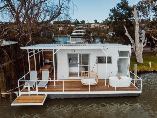 The Floathouse - Floating Tiny Home On The Murray - South Australia