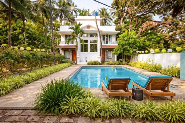 Nature's Inn 4 Bhk Private Pool Villa In Morjim - Goa