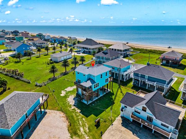 The Elevated Spoonbill Dog-friendly Beach Retreat - Crystal Beach, TX