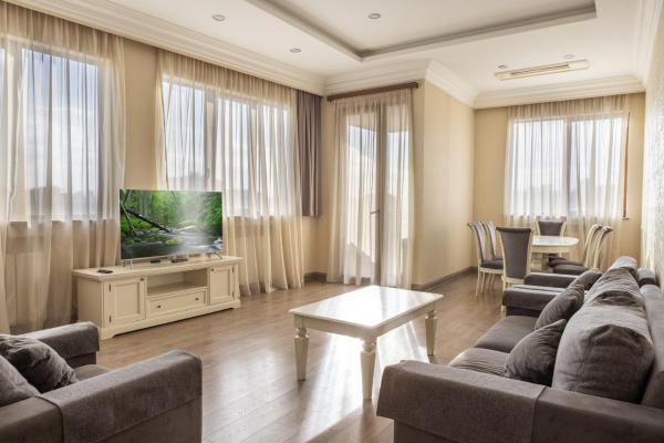 Modern 2brl2bath Apartment In Downtown Yerevan With Balcony & Panoramic View - 아르메니아