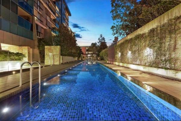 Luxury 2 Br , Pool Gym Parking Sydney Cbd Getaway - Sydney