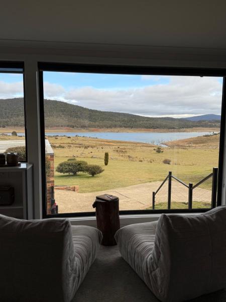 The Snowy Anglers Lake House - Adaminaby
