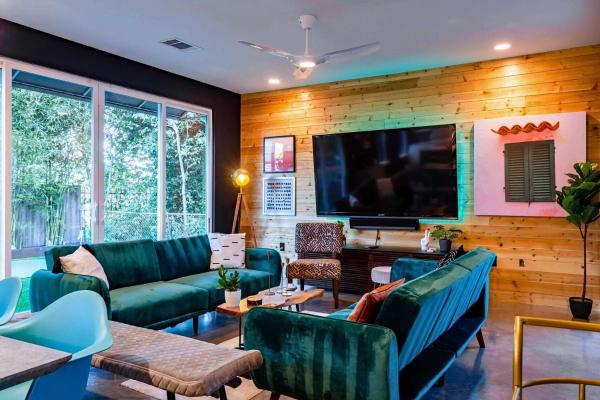 Austin Eastside 4br Getaway With Patio & Mini Golf - Austin, TX