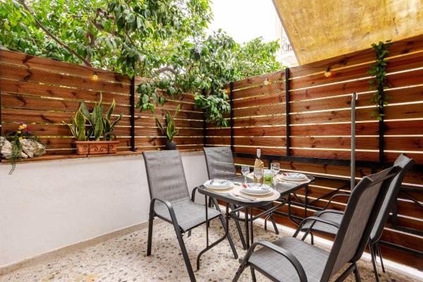 Kalamata's Urban Oasis With Private Balcony - Kalamata