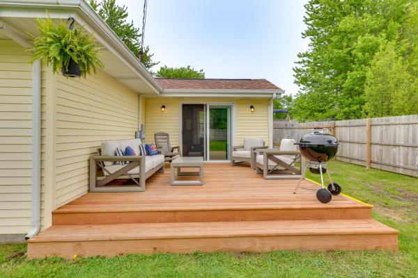 5 Houses To Elizabeth Lake! Family Getaway W/ Yard - フォックス・レイク, IL