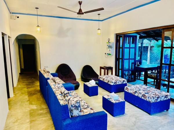 Lagoon Hostel - Sri Lanka