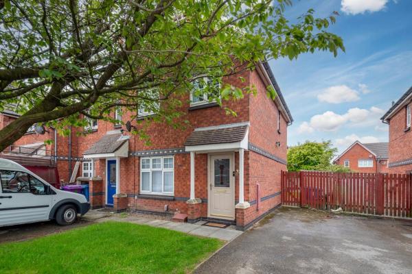 Recently Refurbished House Sleeps 5 Near Stadiums - Liverpool