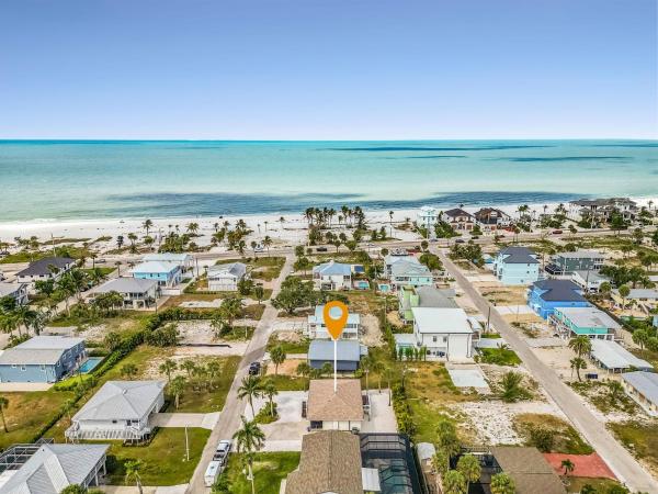 Beachside Bliss With Paddleboards, Bikes & Island Fun - Mystic Mandalay - Roelens - Fort Myers Beach, FL