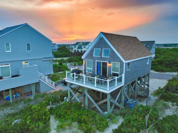 Pet-friendly Private Beach Oceanfront Cottage - Charlestown, RI