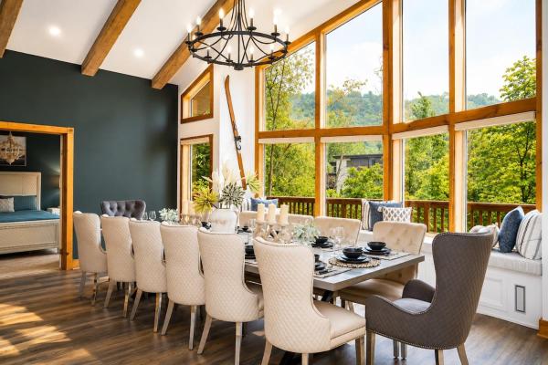 Luxury 10 Bedroom Chalet With Swim Spa Sauna And Cinema - Collingwood
