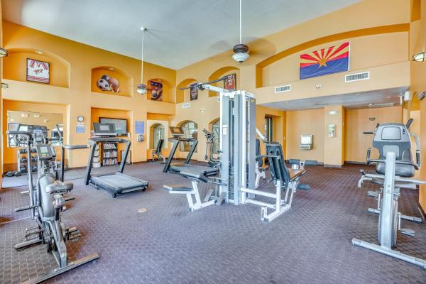 Condo Near Stadiums, Westgate Shops & Hospitals! - Phoenix, AZ