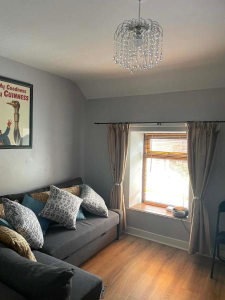 7 Main St - Newry