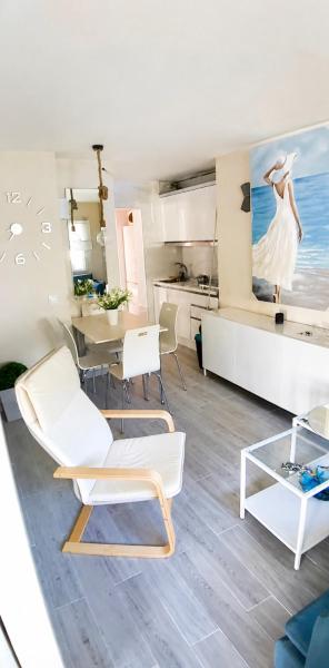 Casita Con Porche Y Jardín A 30 M De La Playa - Marbella