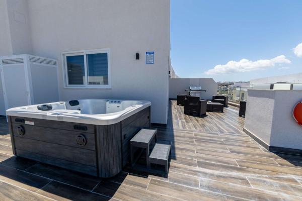 Swieqi 3bdr New Luxury Penthouse With Jacuzzi - Valletta