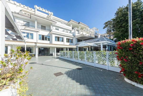 Hotel Sakura - Portici