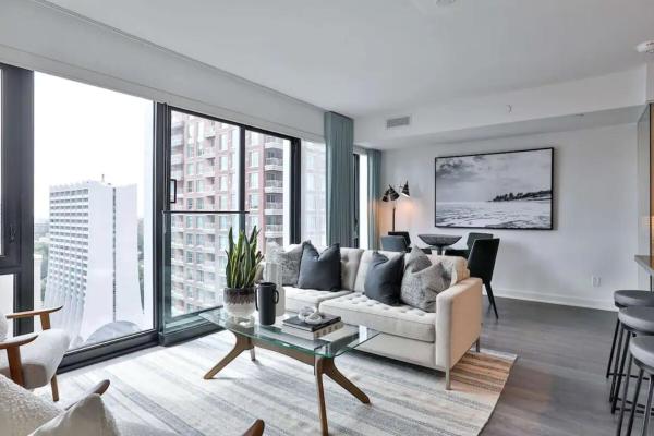 Vanta Luxe Yorkville! - Toronto