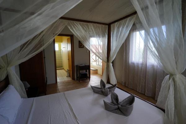 Ocean View Guesthouse, Pool, Sunset - 模里西斯
