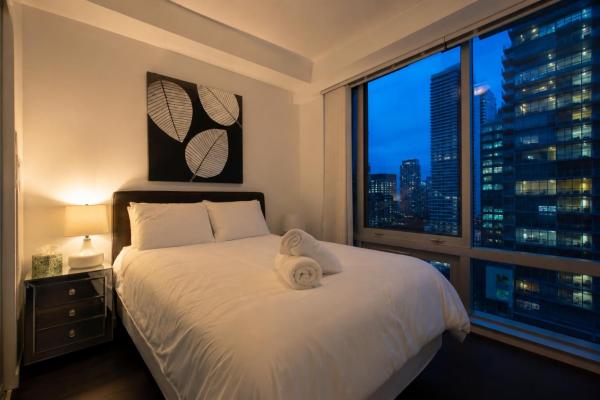 Staytoronto - Elegant Queen Stay - Central Location - Toronto