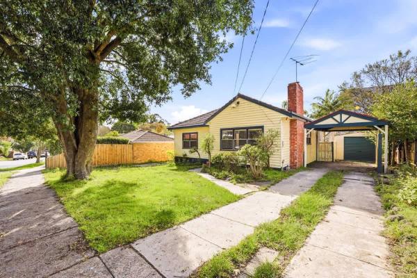 Spacious Ringwood Family Home Near Parks & Shops - Bayswater