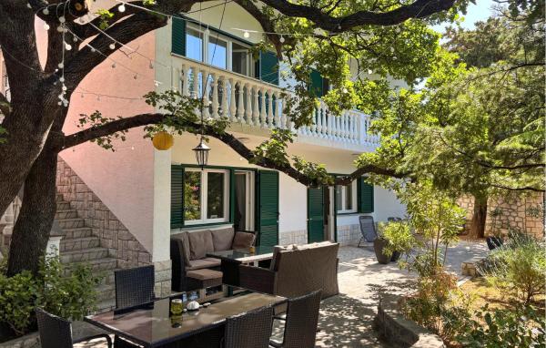 Nice Apartment In Novi Vinodolski With Wifi - Novi Vinodolski
