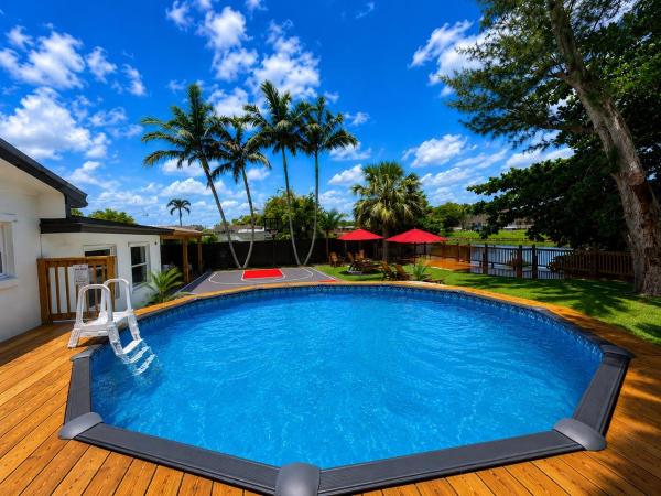 Tropical Lakehouse Escape Pool And Lakefront - South Lake, Miami