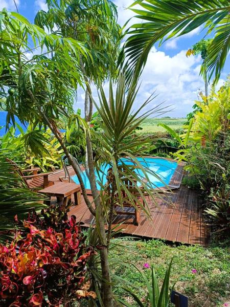 Gites Kaz à Klemence - Bungalow Karapat - Jacuzzi Privé Et Piscine Au Cœur De La Nature à Anse-bertrand - Guadeloupe