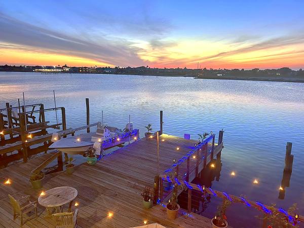 Waterfront Key Allegro Guesthouse W/dock - Rockport, TX