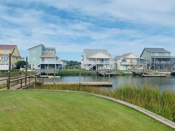 Shore Beats Workin' - Holden Beach, NC