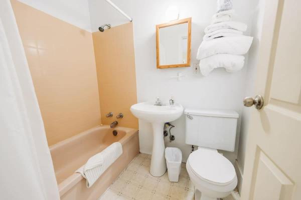 1 Bedroom Suite 6 At The Green Gables Resort - Osoyoos