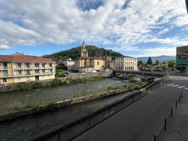 Entre Rivière Et Sommets - Ariège