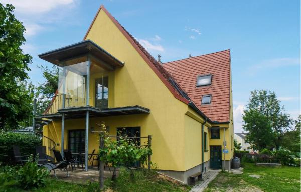 2 Bedroom Nice Apartment In Kroatisch Minihof - Burgenland