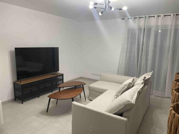 Beautiful Apartment With A View Of Sainte Victoire - Cabriès