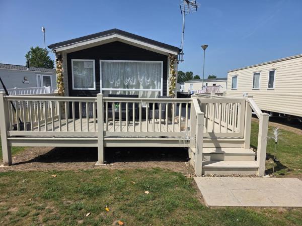 Pet Free Family Mobile Home Sleeps 8 With Large Secured Decking Sea Wick Holiday Park - Clacton-on-Sea