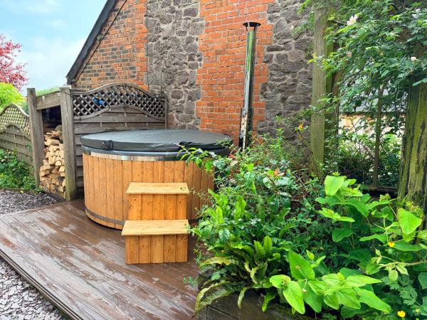 Romantic Croft With Private Hot Tub - Church Stretton