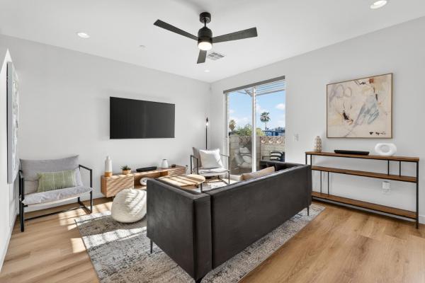 Copper Sky Townhome - Pool & Gym - Glendale, AZ