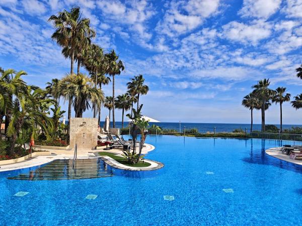 Beachfront Penthouse & Spa & Pools & Gym – Ehhouse - エステポナ